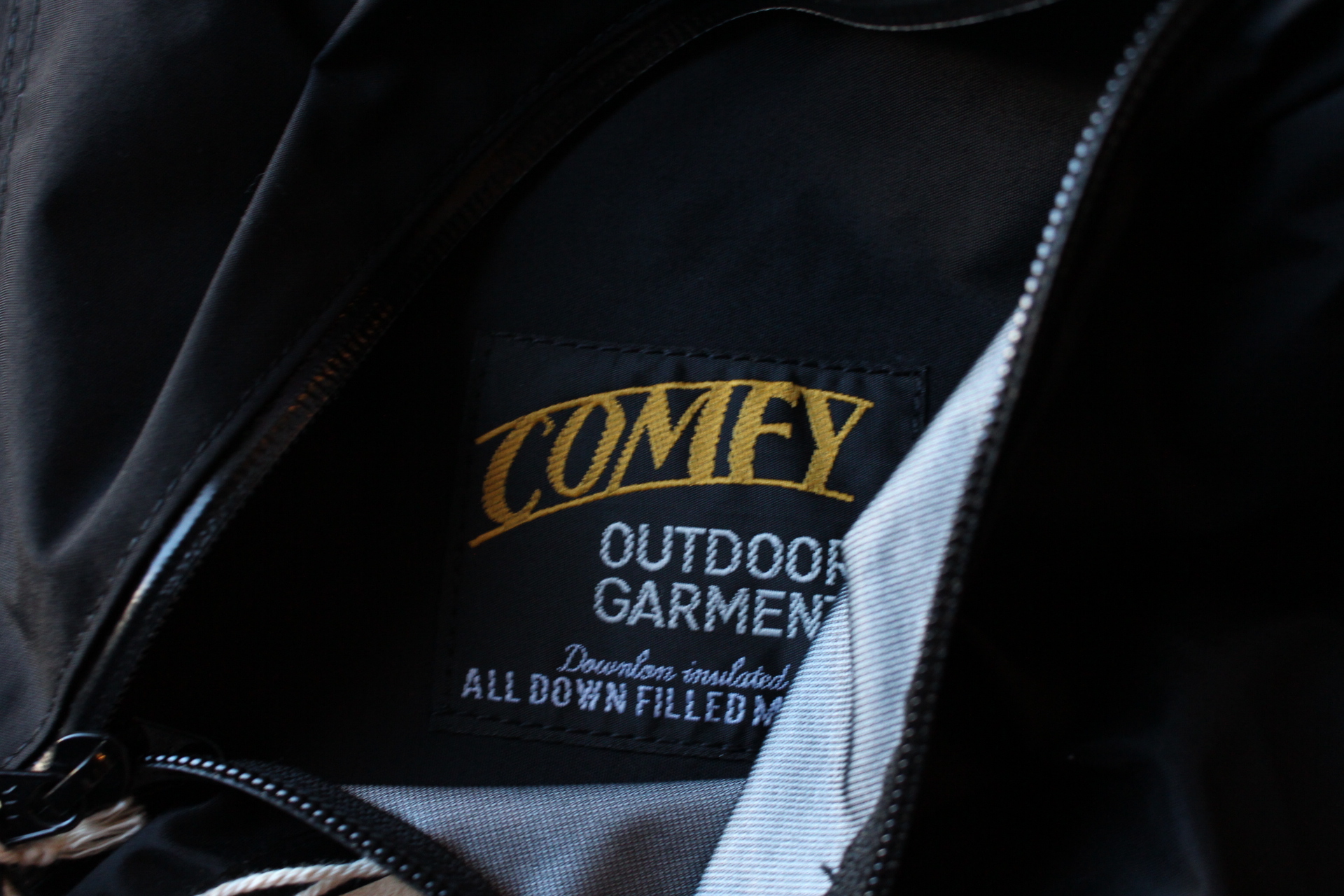 COMFY ROLL SHOULDER BAG