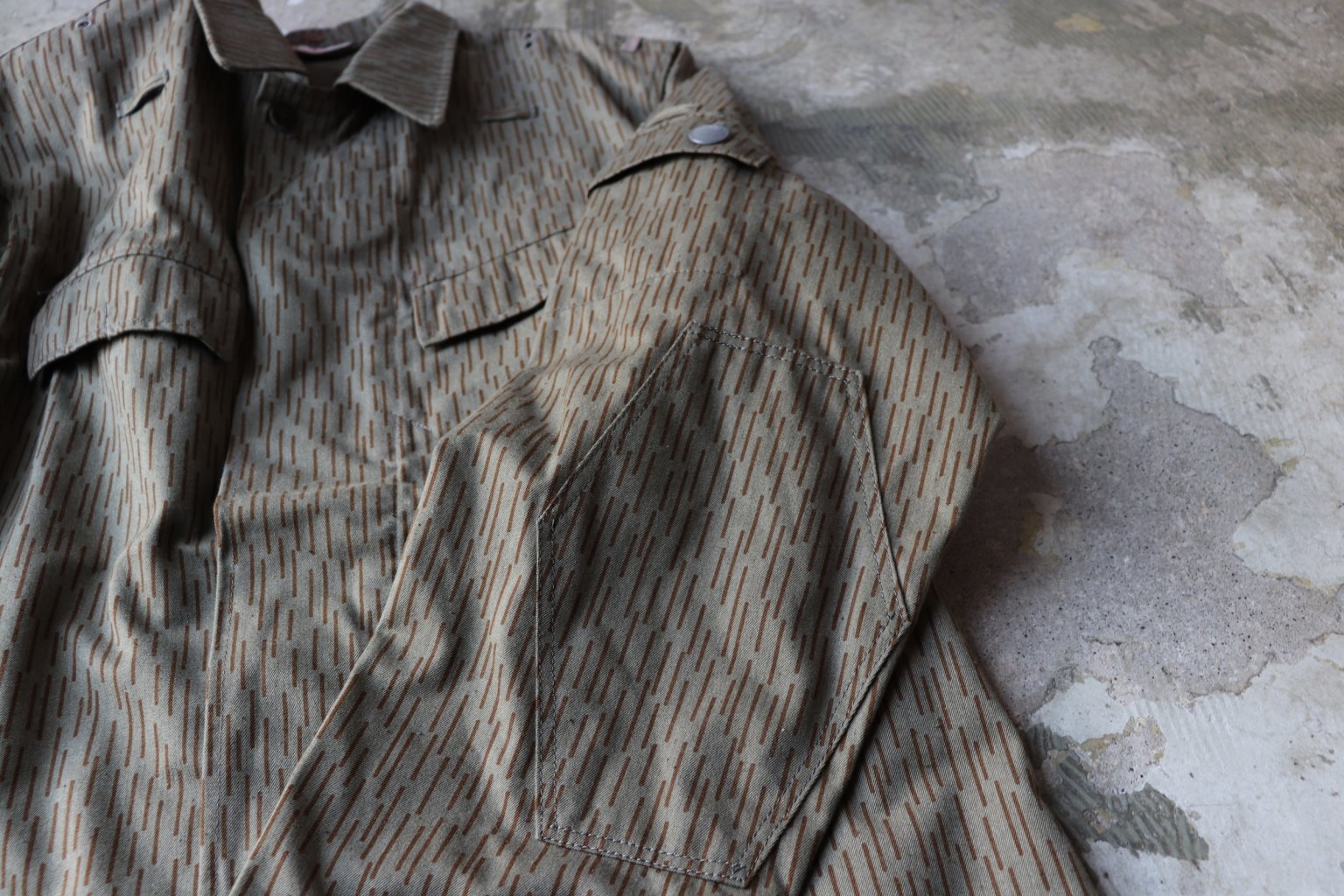 1980S EAST GERMAN ARMY RAIN DROP CAMO JACKET